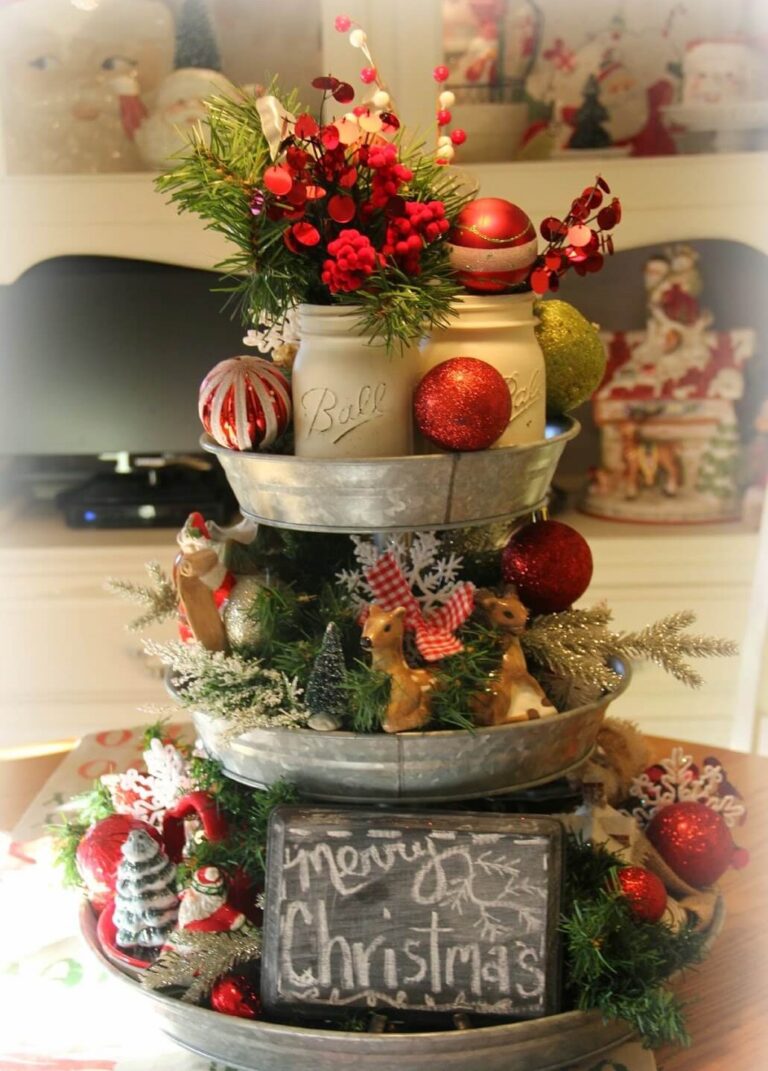 12 Christmas Decorations with Cake Stands - sharingideas.me