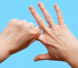 Each finger is connected to two organs: learn how to massage them and ...